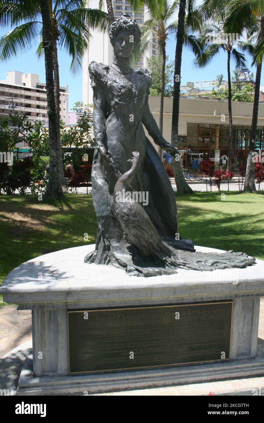 Statue of Hawaiian Princess Ka'iulani (1875-1899) in Waikiki, Hawaii ...