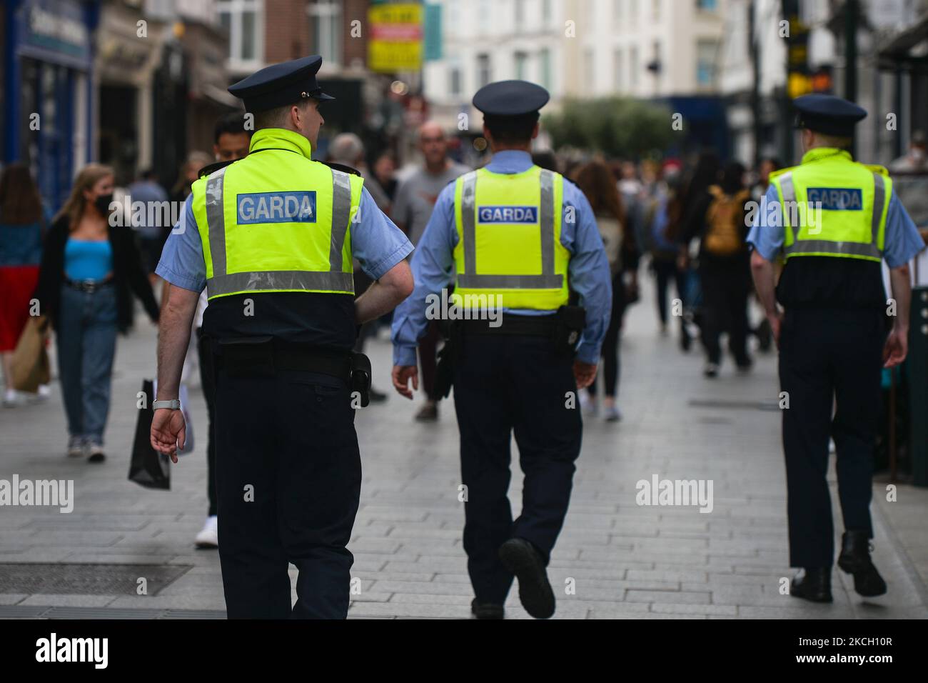 Three garda officers hi-res stock photography and images - Alamy