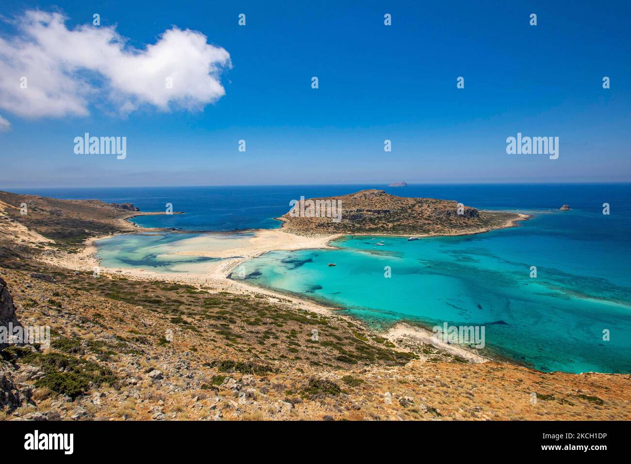 Panoramic view of Balos Beach, the incredible lagoon with the turquoise ...