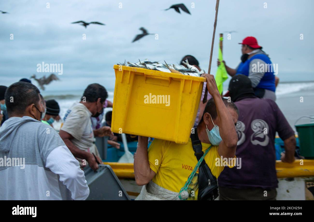 Crucita beach hi-res stock photography and images - Alamy