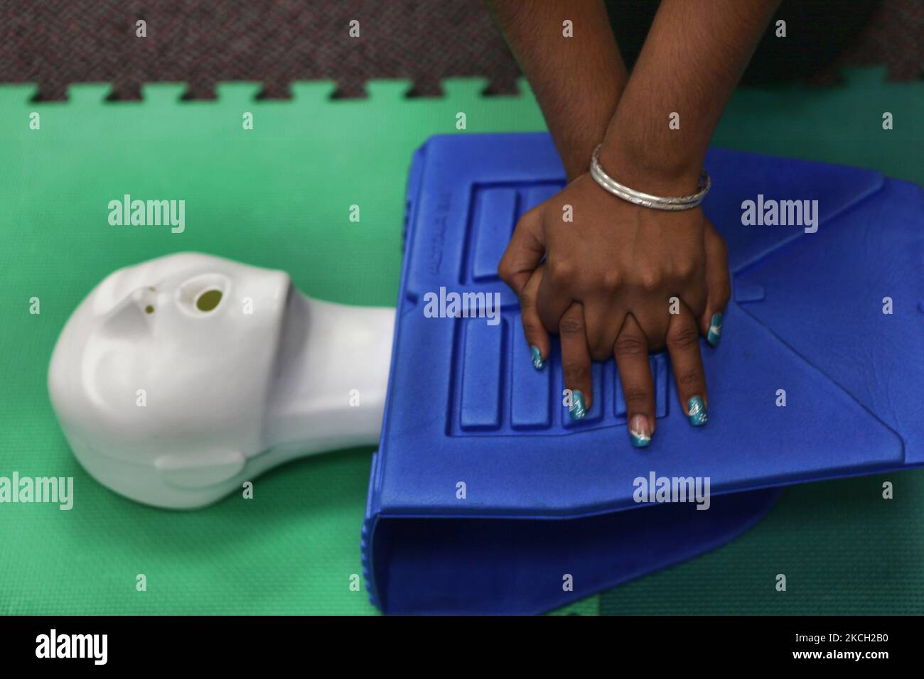 Chest compressions woman hi-res stock photography and images - Alamy