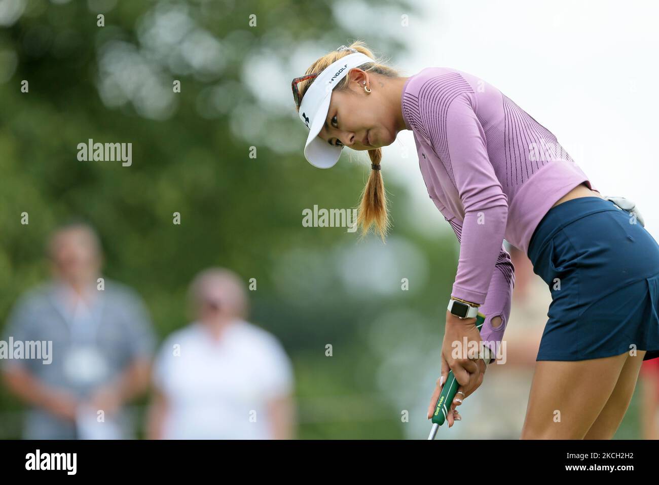 Alison Lee follows her shot on the 9th green during the second round of ...