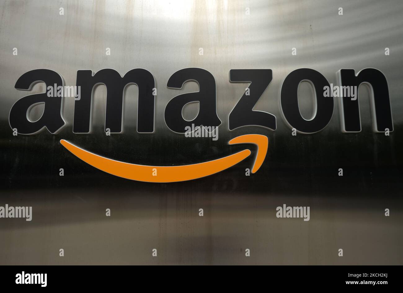 Amazon ireland office hi-res stock photography and images - Alamy