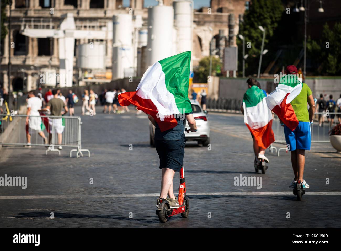 Italy fans show their support ahead of the UEFA Euro 2020 Championship ...