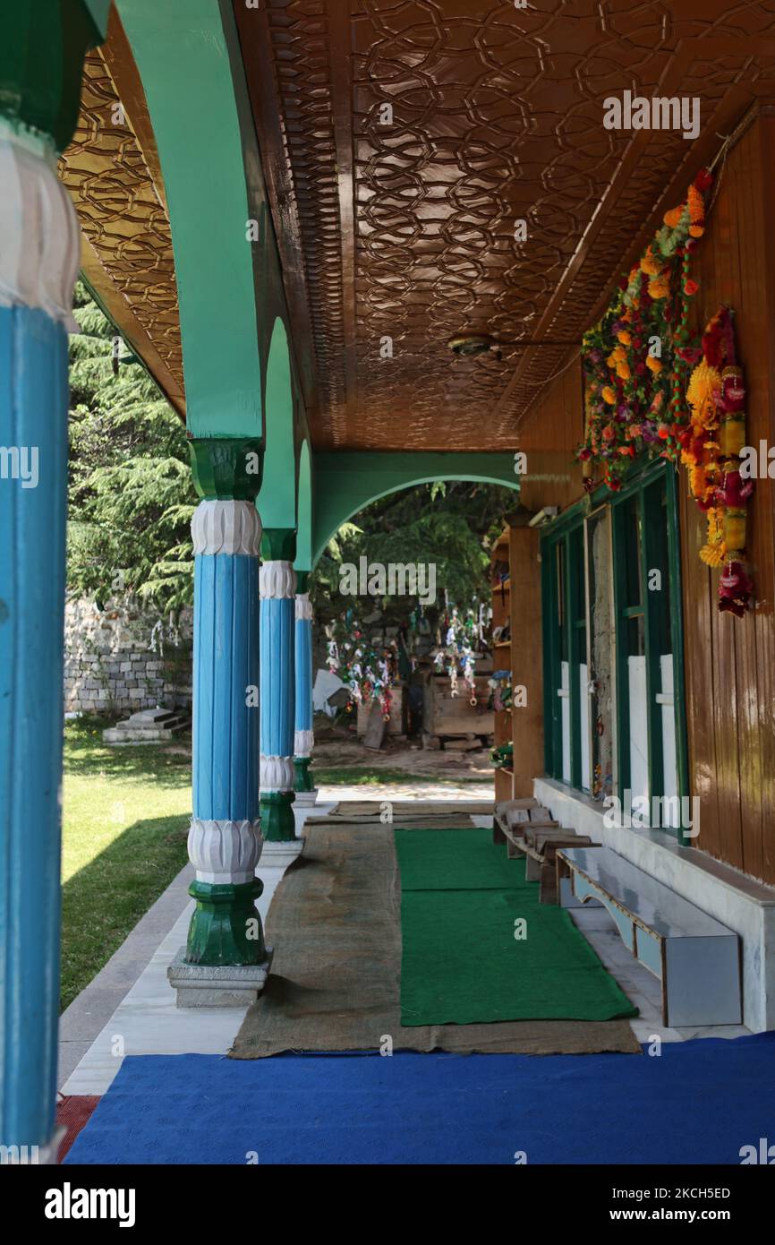 Baba nizamuddin sahab shrine hi-res stock photography and images - Alamy