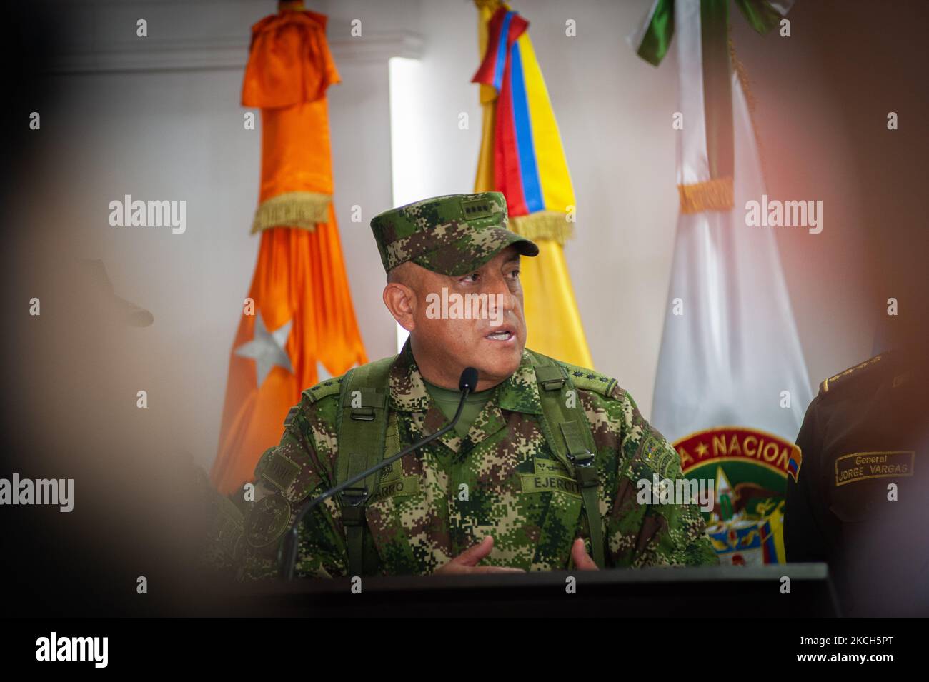 Army General Luis Fernando Navarro as Colombia's high rand military and ...
