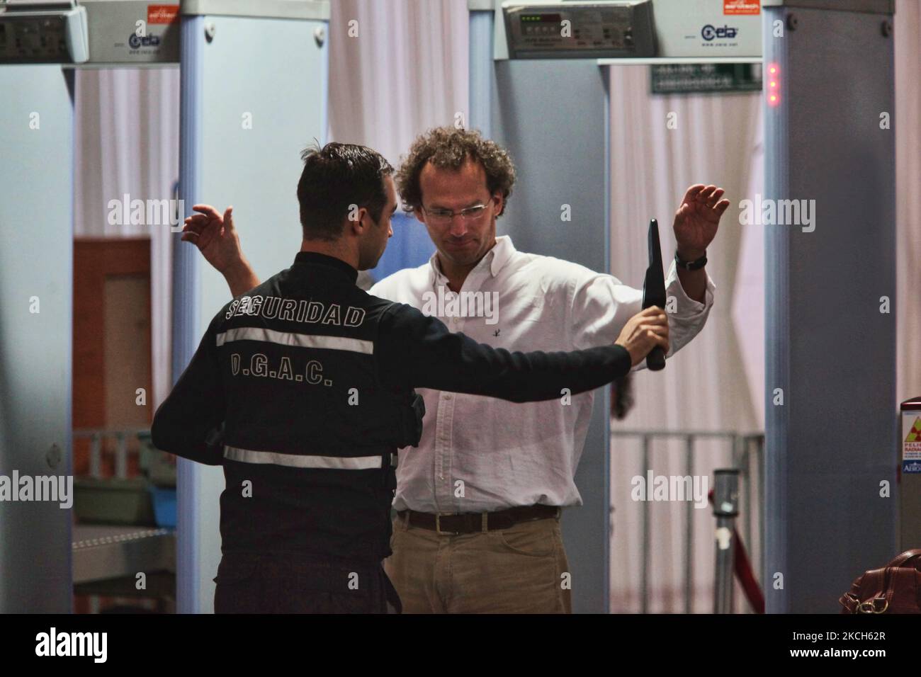 Detector de seguridad hi-res stock photography and images - Alamy