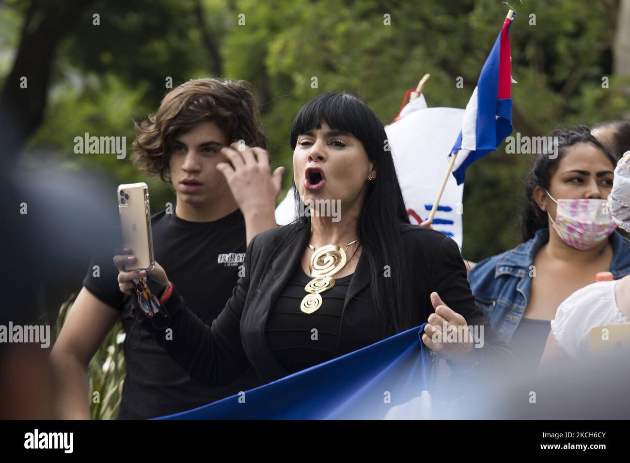 Independent Cuban citizens living in Mexico, protested against the ...