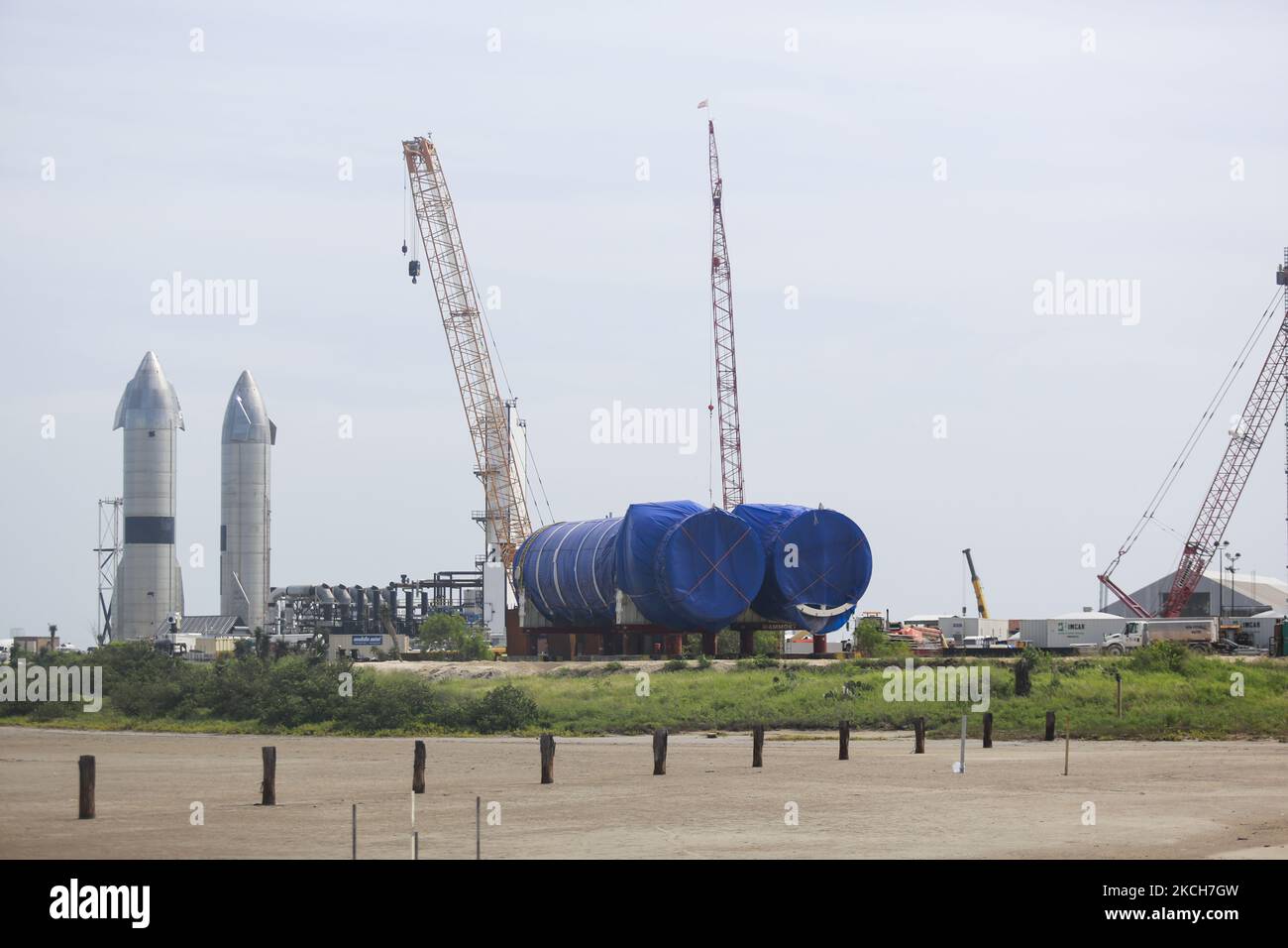 Two Starships now stand inside the SpaceX build site in South Texas ...