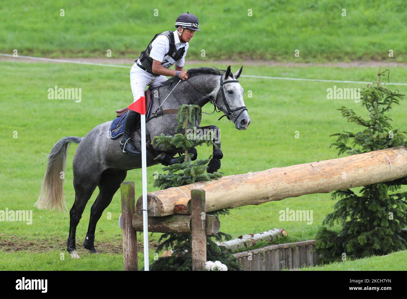 Andrew Nicholson riding Fenizio during 4* Cross Country event at the ...