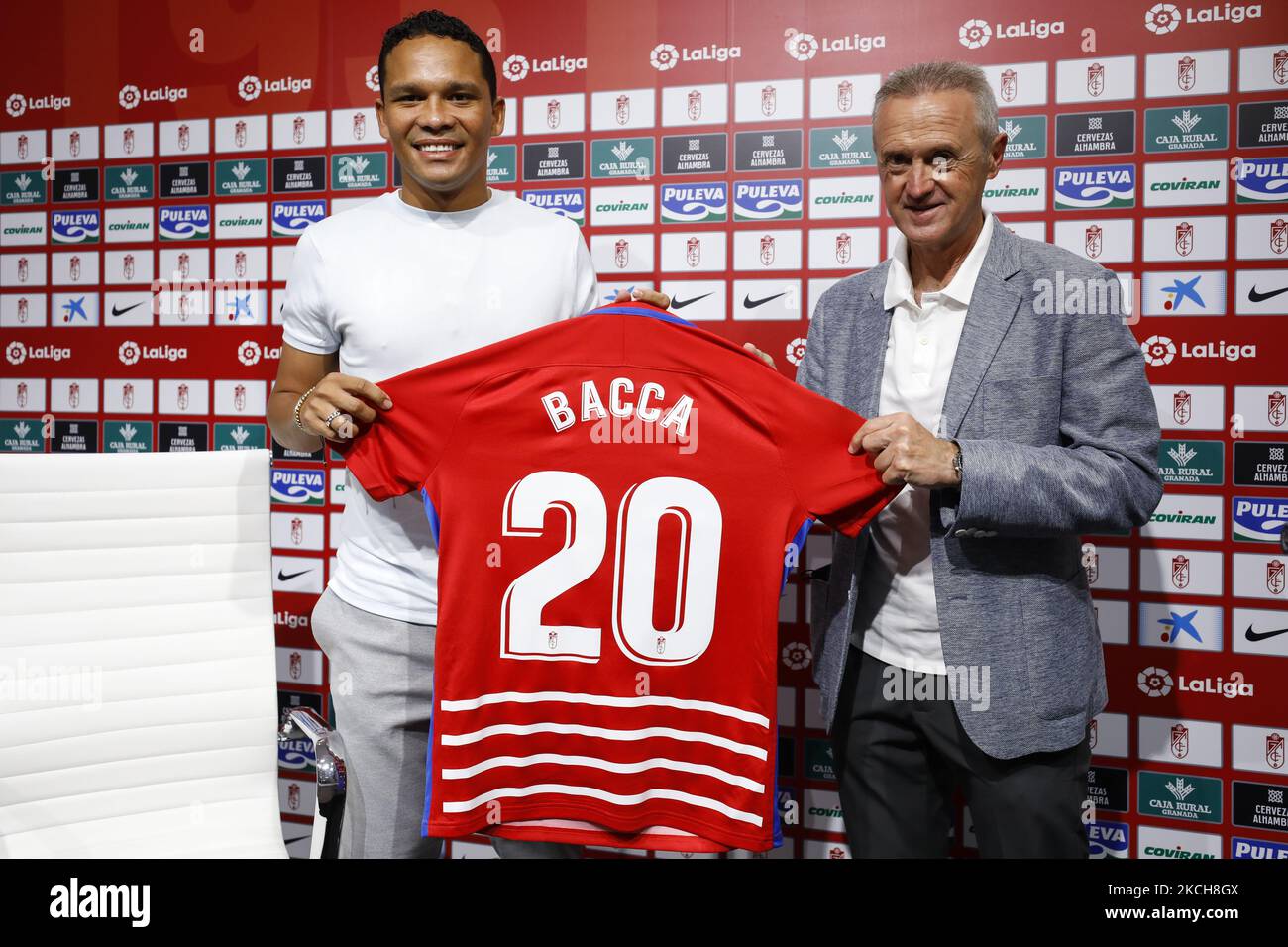 Colombian footballer presentation hi-res stock photography and images ...