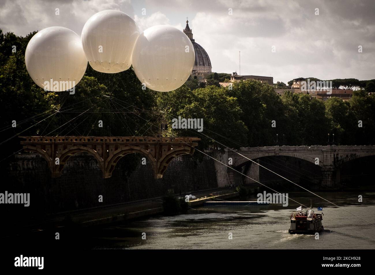 Bridge built by students hi-res stock photography and images - Alamy