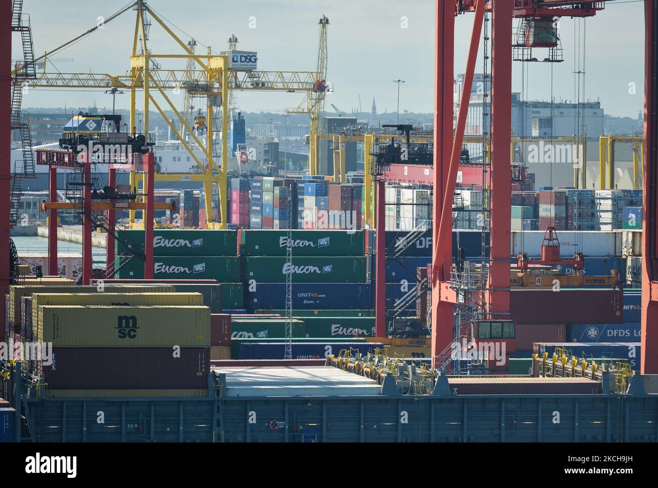 Dublin container terminals hi-res stock photography and images - Alamy