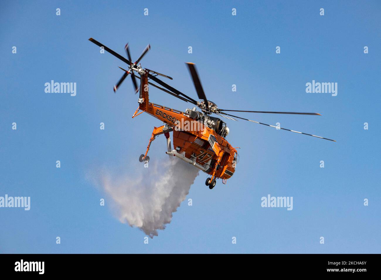 Sikorsky s 64 skycrane fire hi-res stock photography and images - Alamy
