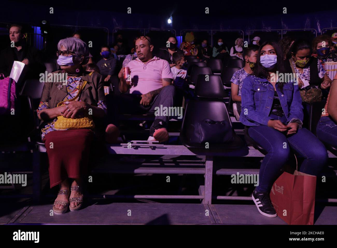 Interior view of the Atayde Hermanos Circus located in Mexico City ...