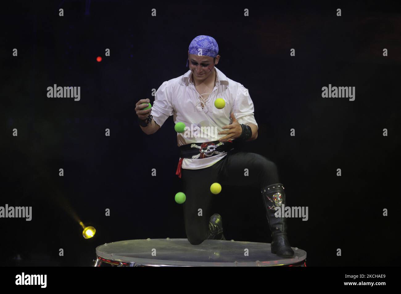 A juggler inside the Atayde Hermanos Circus located in Mexico City ...