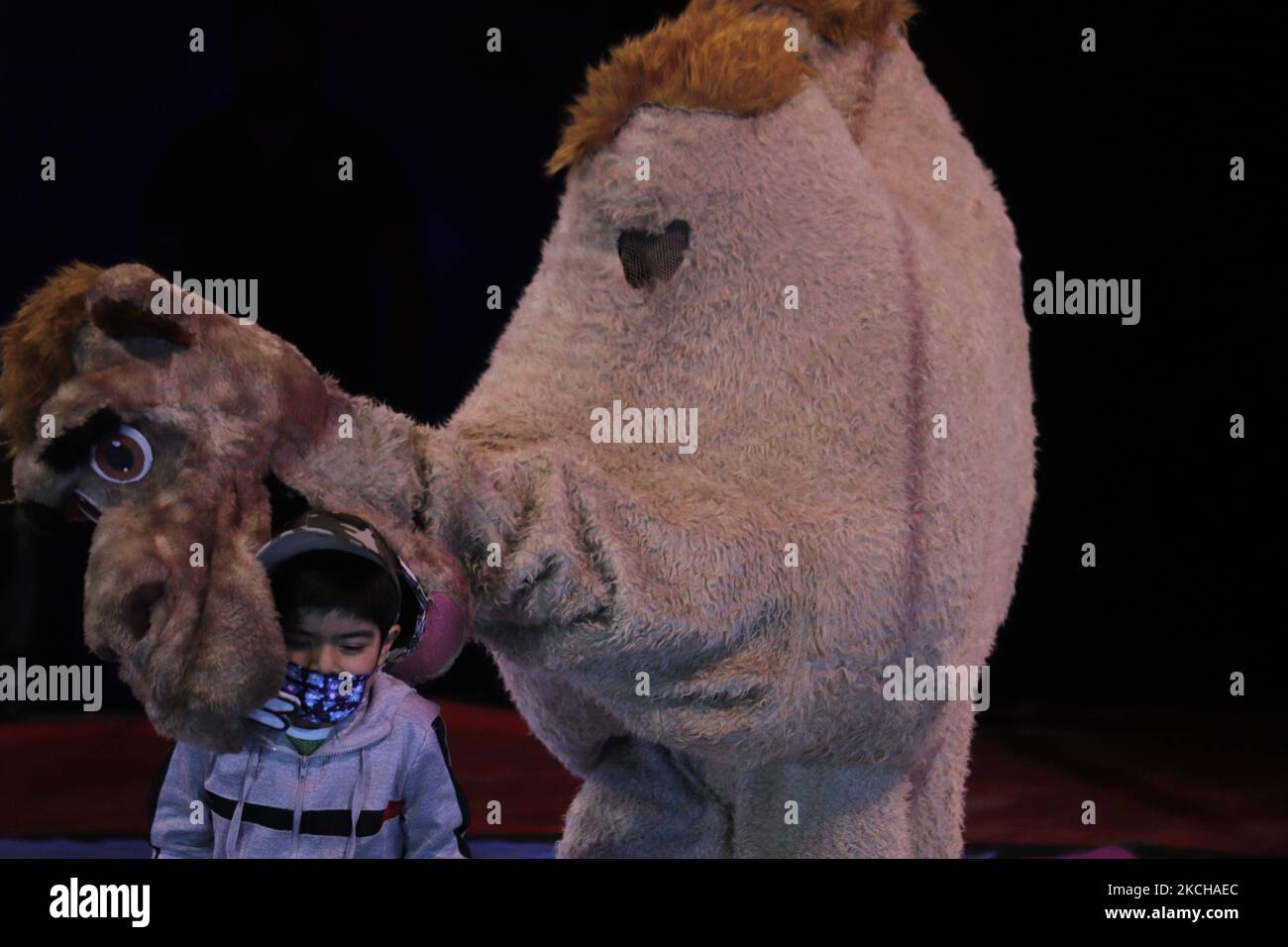 Gala performance Bardum El Show inside the Circo Atayde Hermanos ...