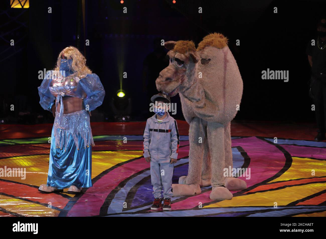 Gala performance Bardum El Show inside the Circo Atayde Hermanos ...