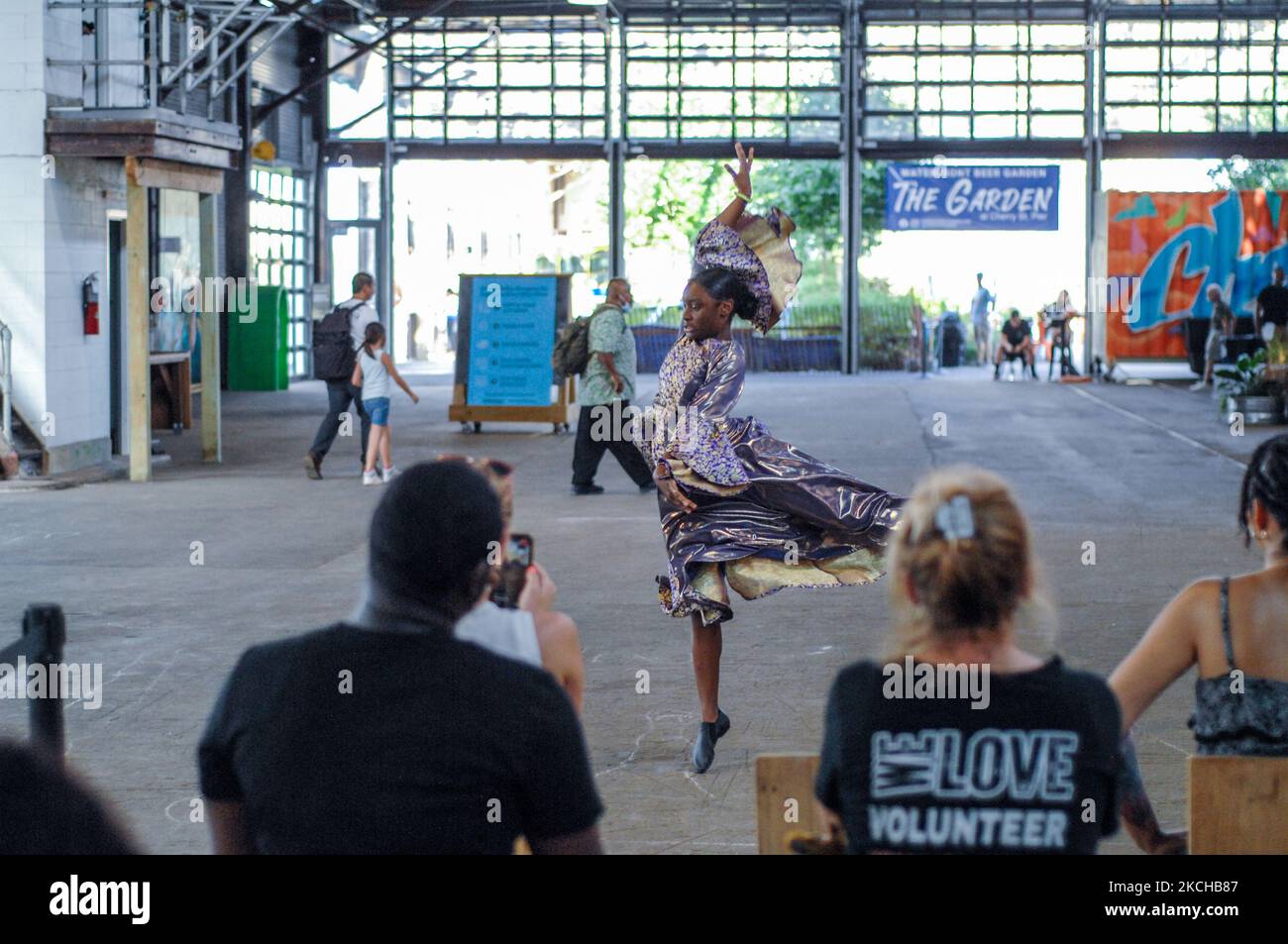 Interpretive dance student hi-res stock photography and images - Alamy