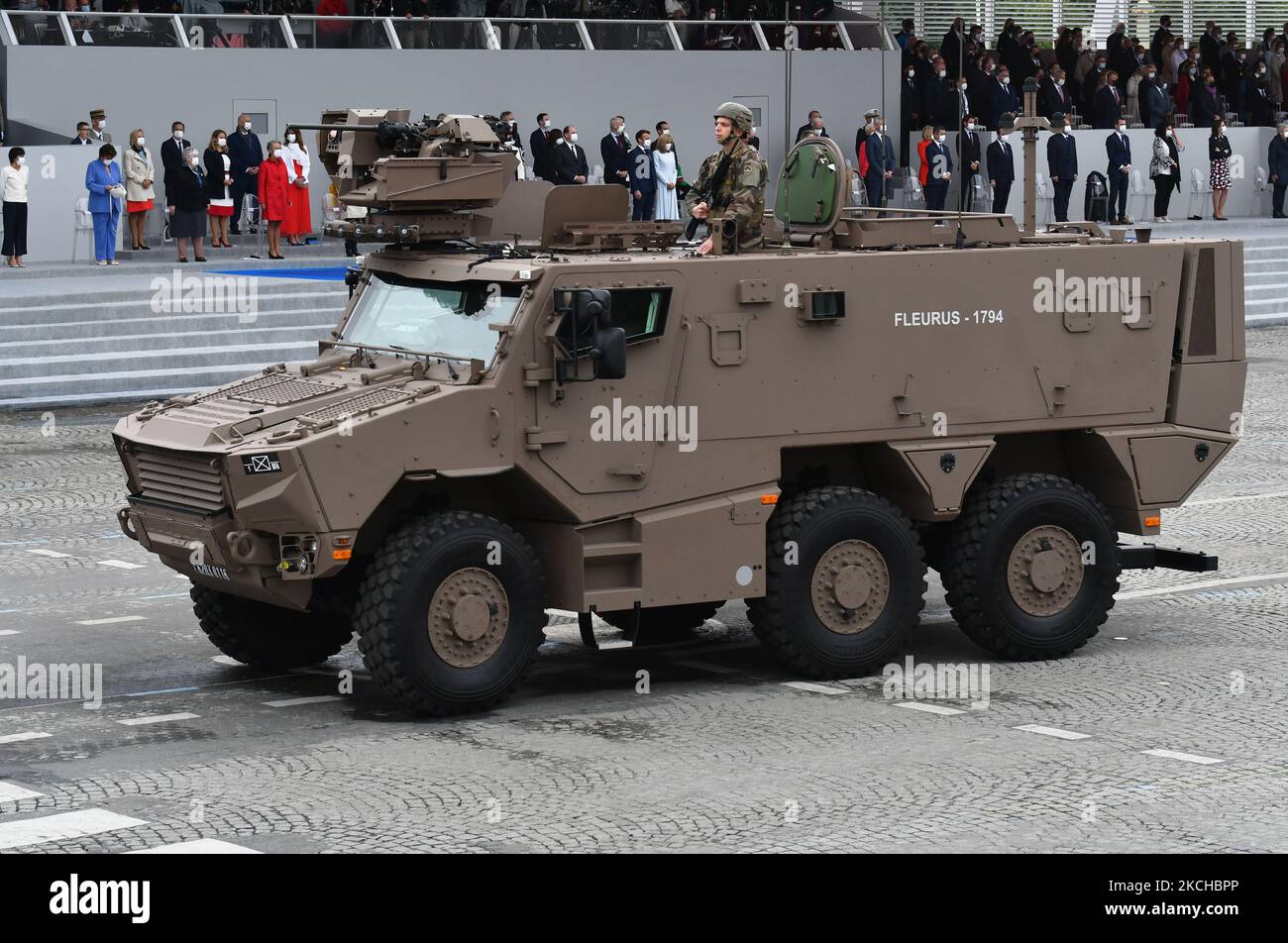 Bastille day parade armoured vehicles hi-res stock photography and ...