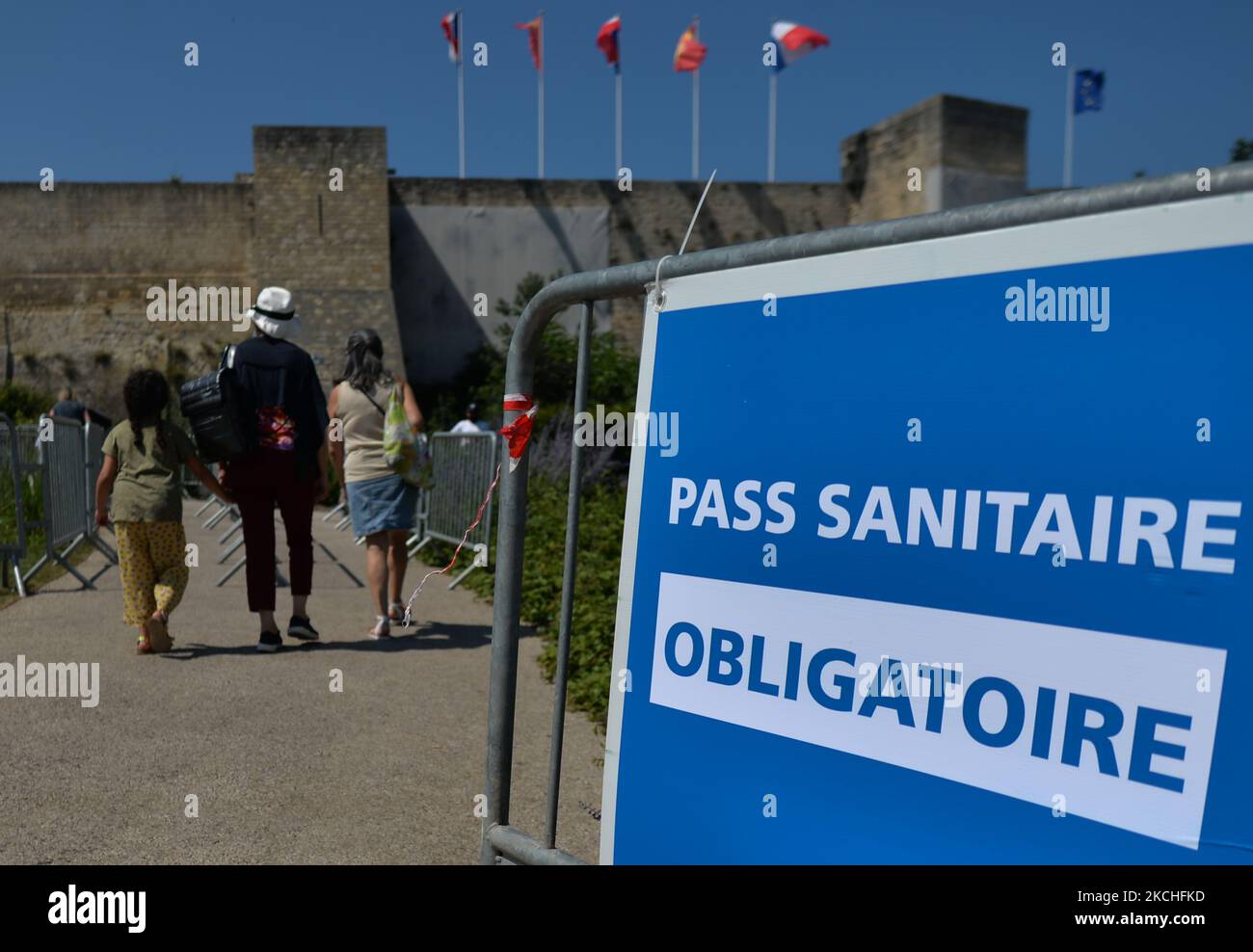 Health pass and compulsory hi-res stock photography and images - Alamy