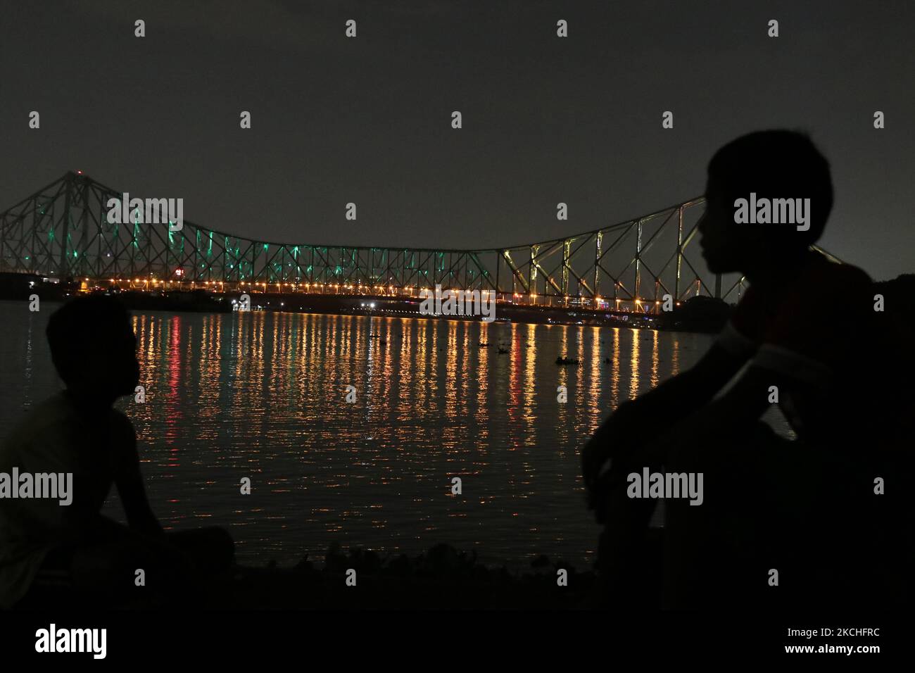 Kolkata's iconic Howrah Bridge illuminated Olympic colours to boost up ...
