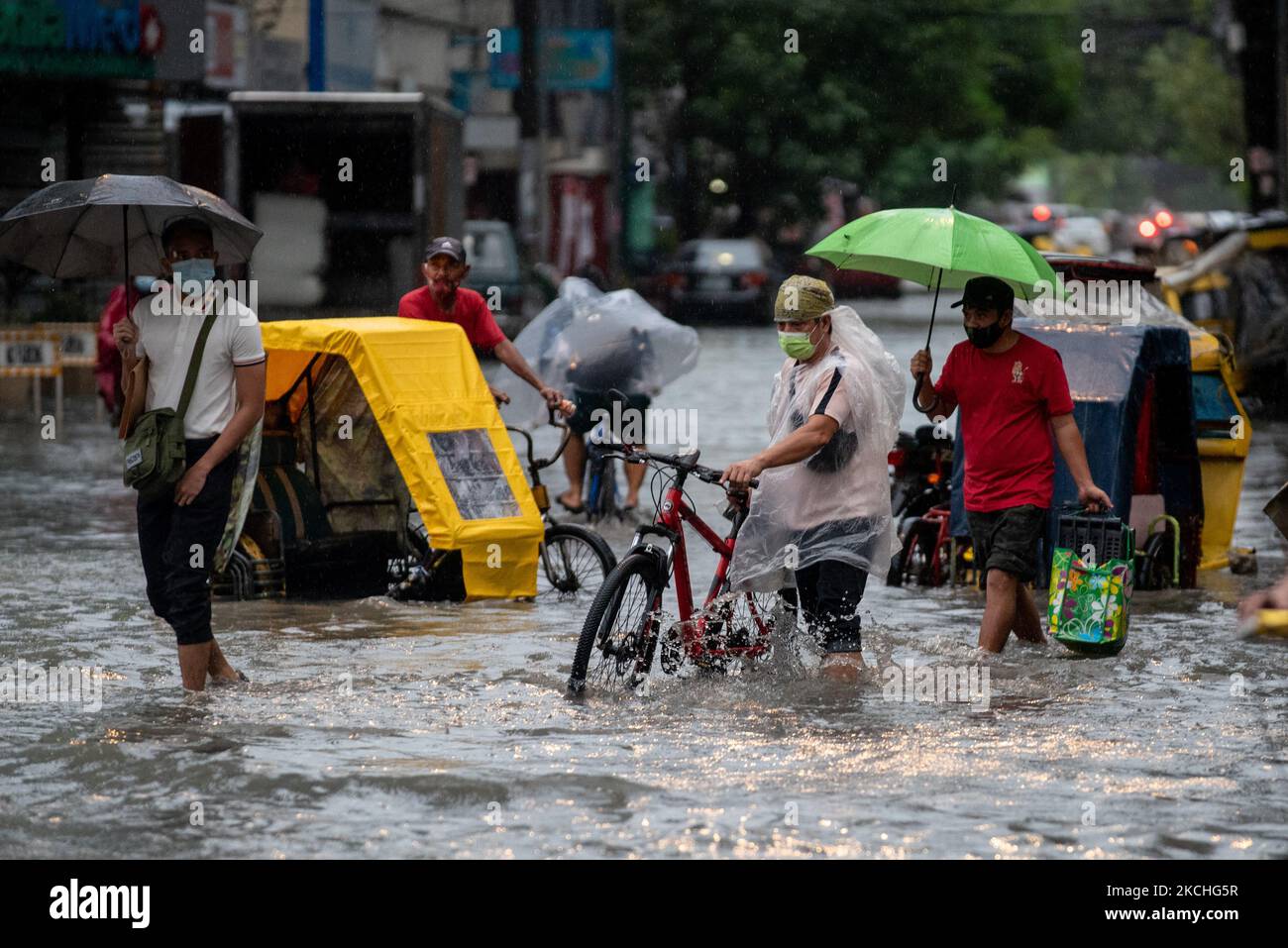 Flooded street in manila hi-res stock photography and images - Alamy