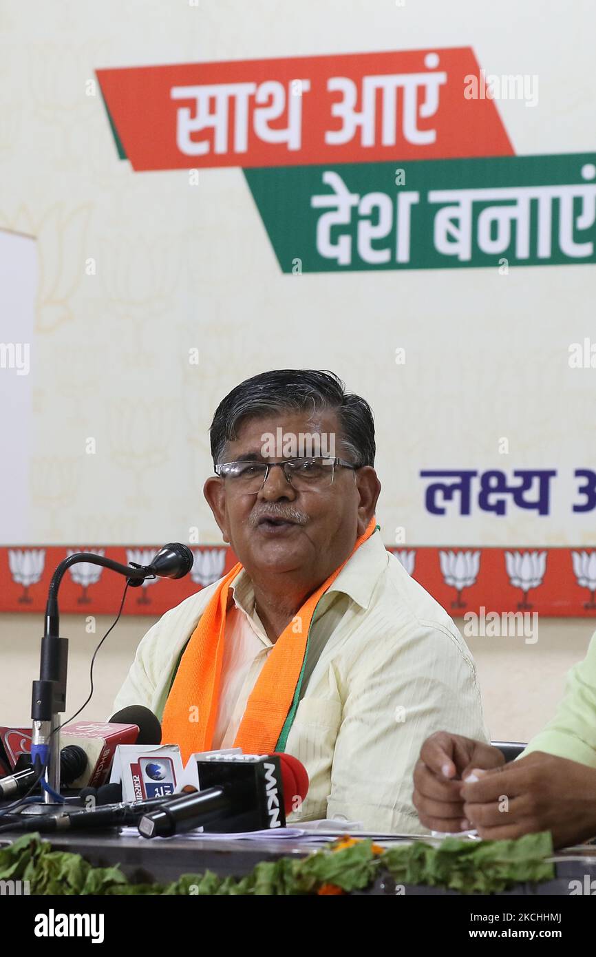 Ras exam issue hi-res stock photography and images - Alamy