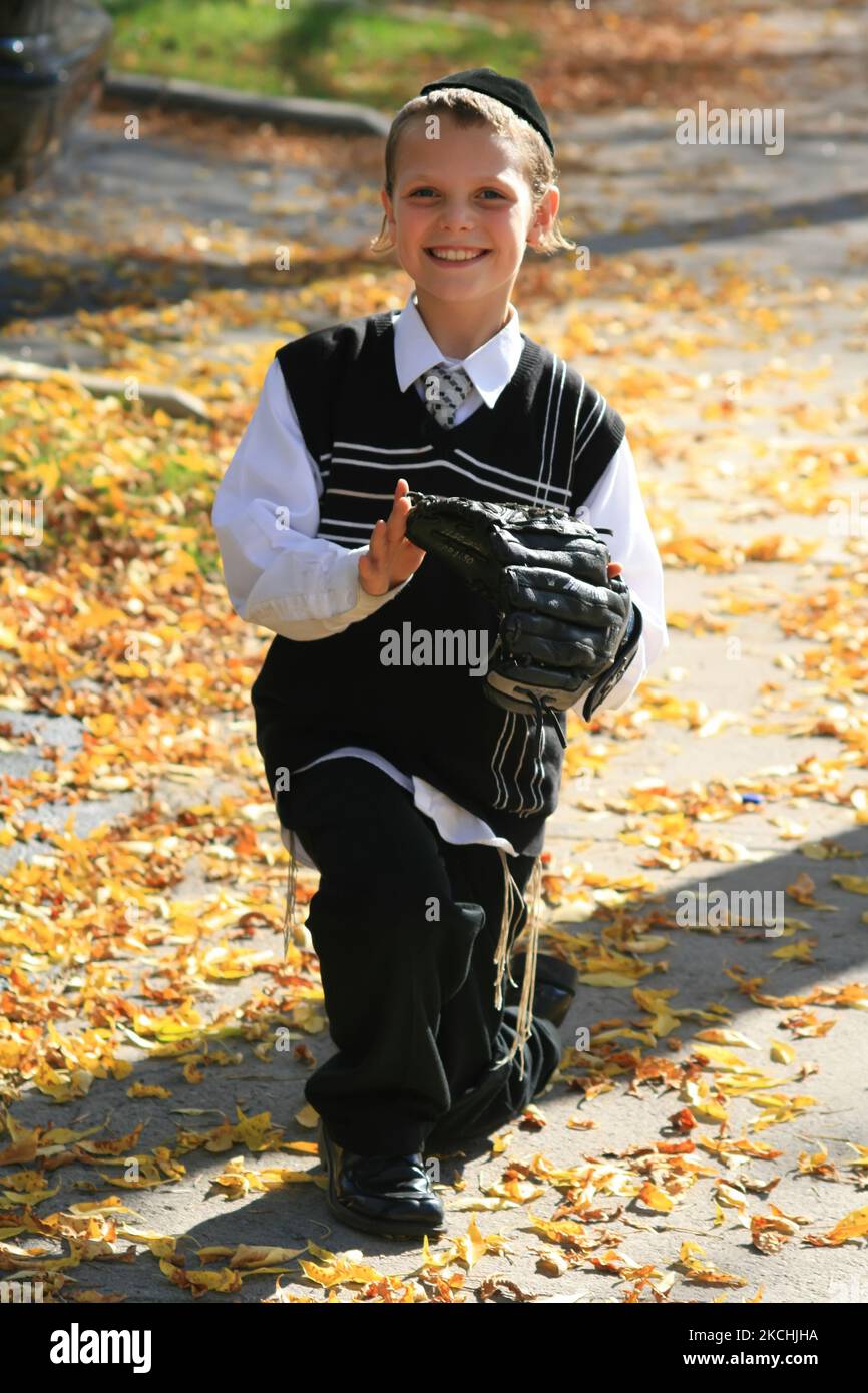 An orthodox jewish child dressed up hi-res stock photography and images ...