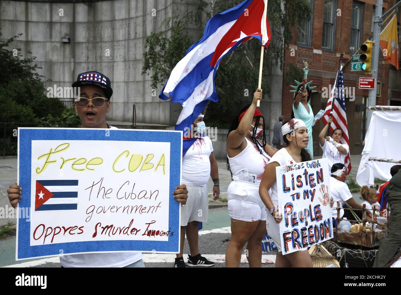 Cuban New Yorkers demonstrate in support for those who struggle to free ...