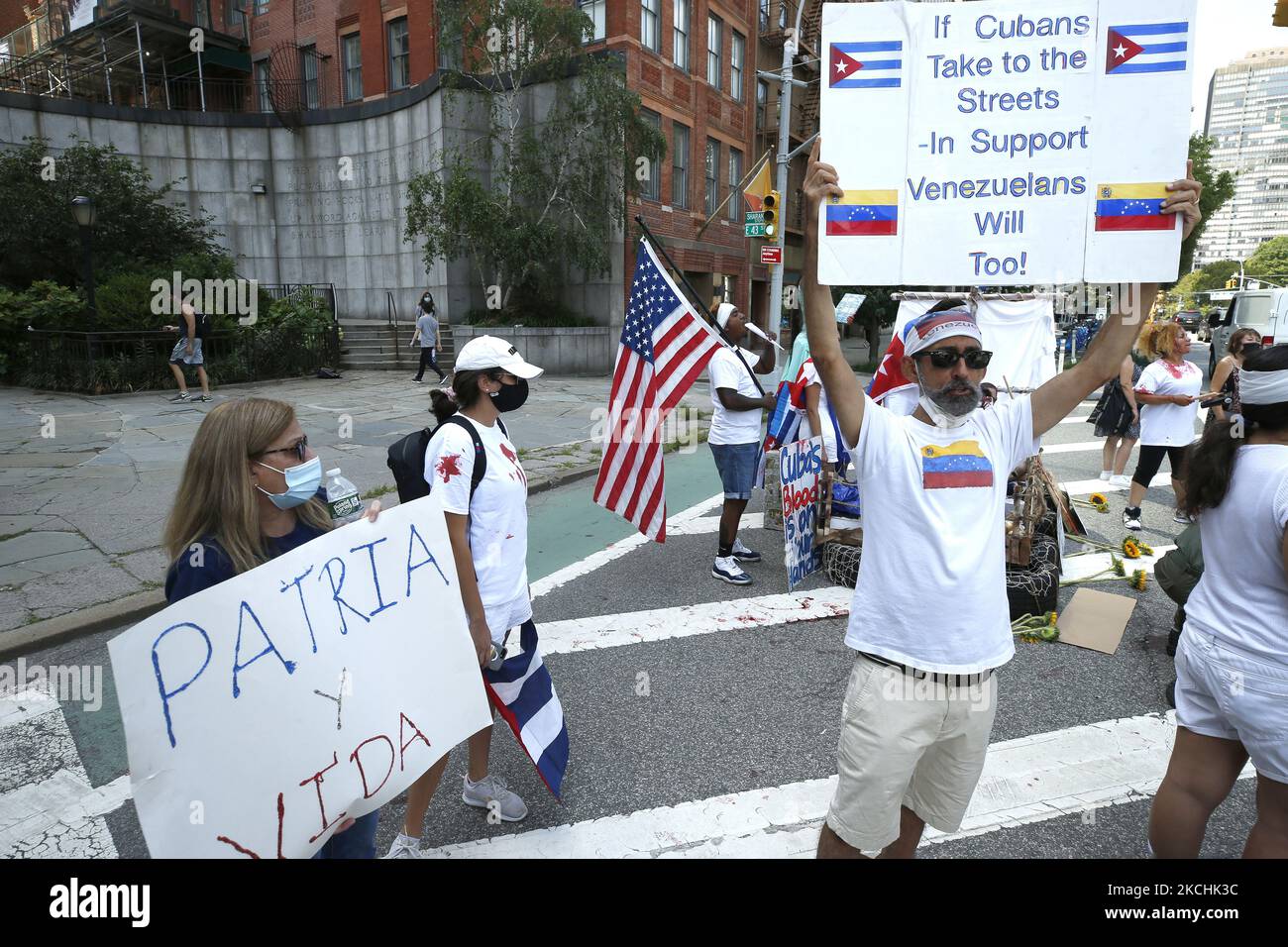 Cuban New Yorkers demonstrate in support for those who struggle to free ...