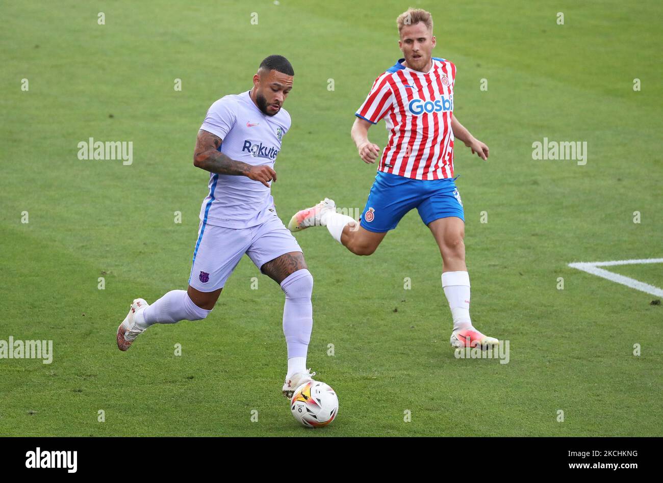 Memphis Depay and Samu Saiz during the friendly match between FC ...