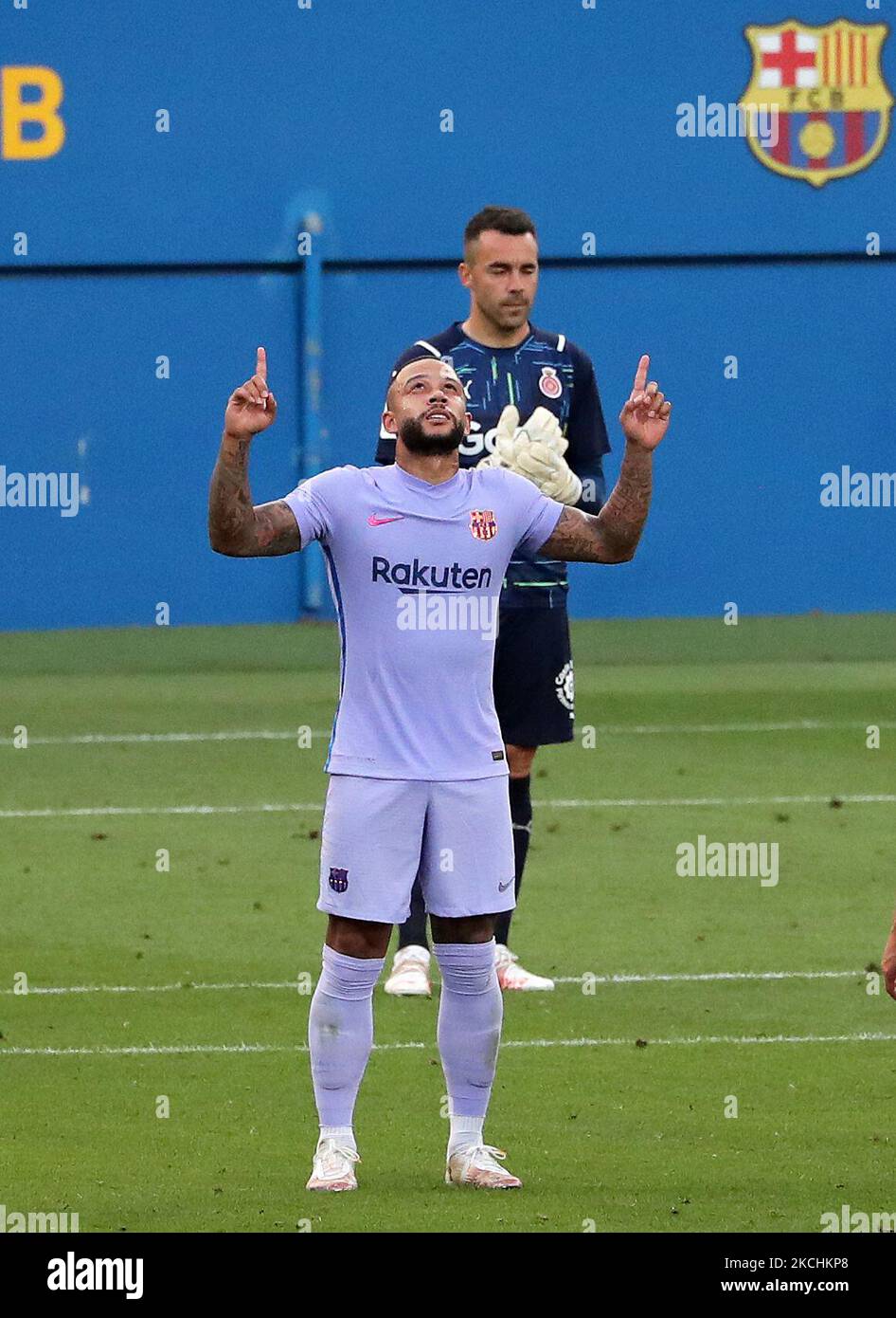 Memphis Depay goal celebration during the friendly match between FC ...