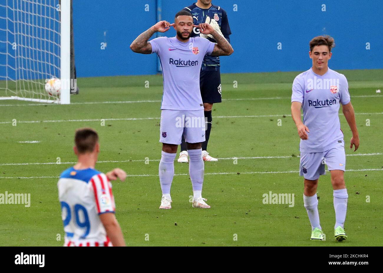 Memphis Depay goal celebration during the friendly match between FC ...