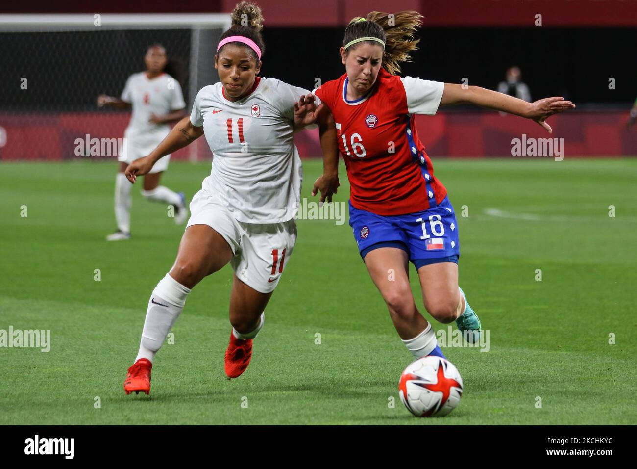 (11) Desiree SCOTT of Team Canada battles for possession with (16 ...