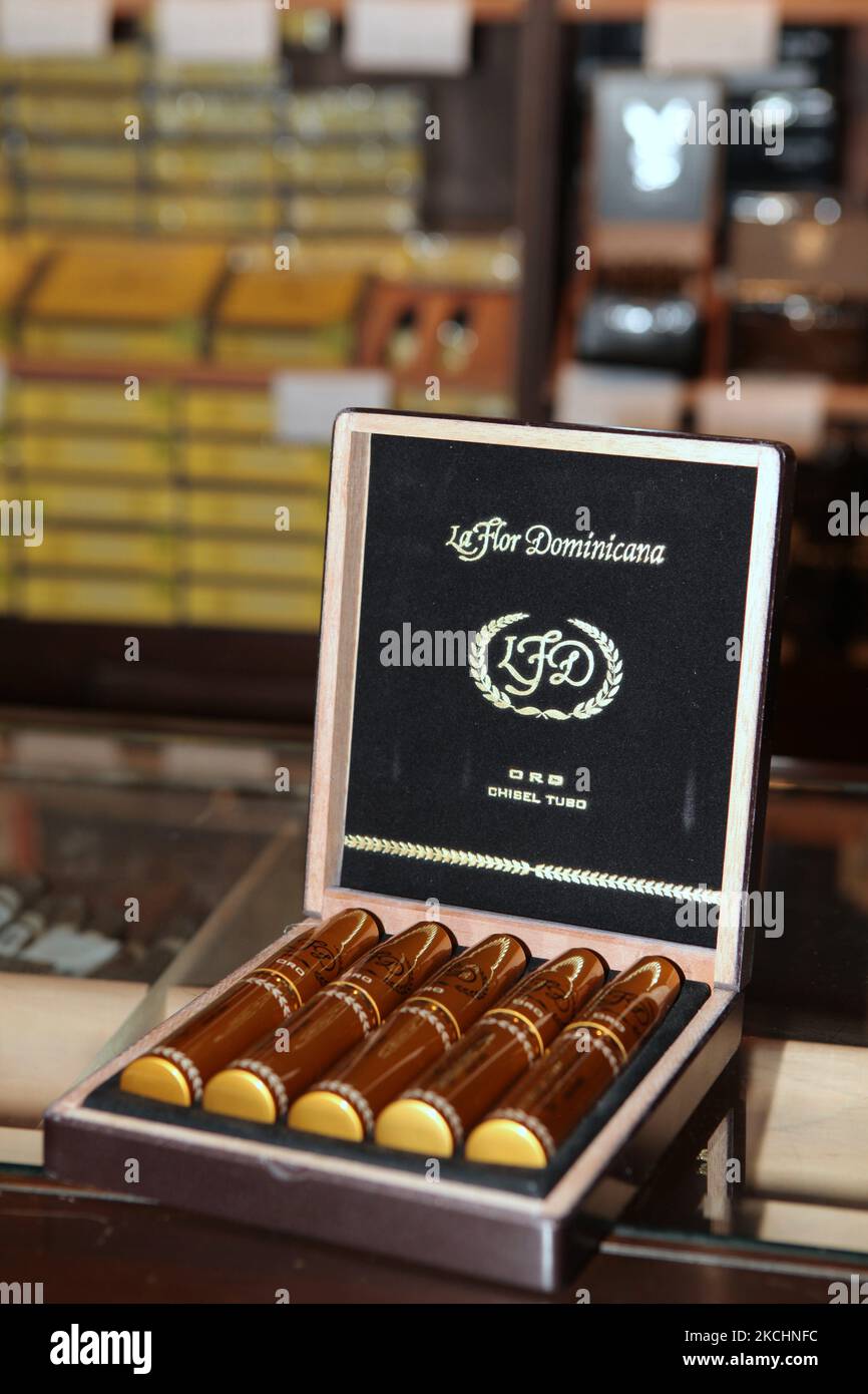 Corona romana hi-res stock photography and images - Alamy