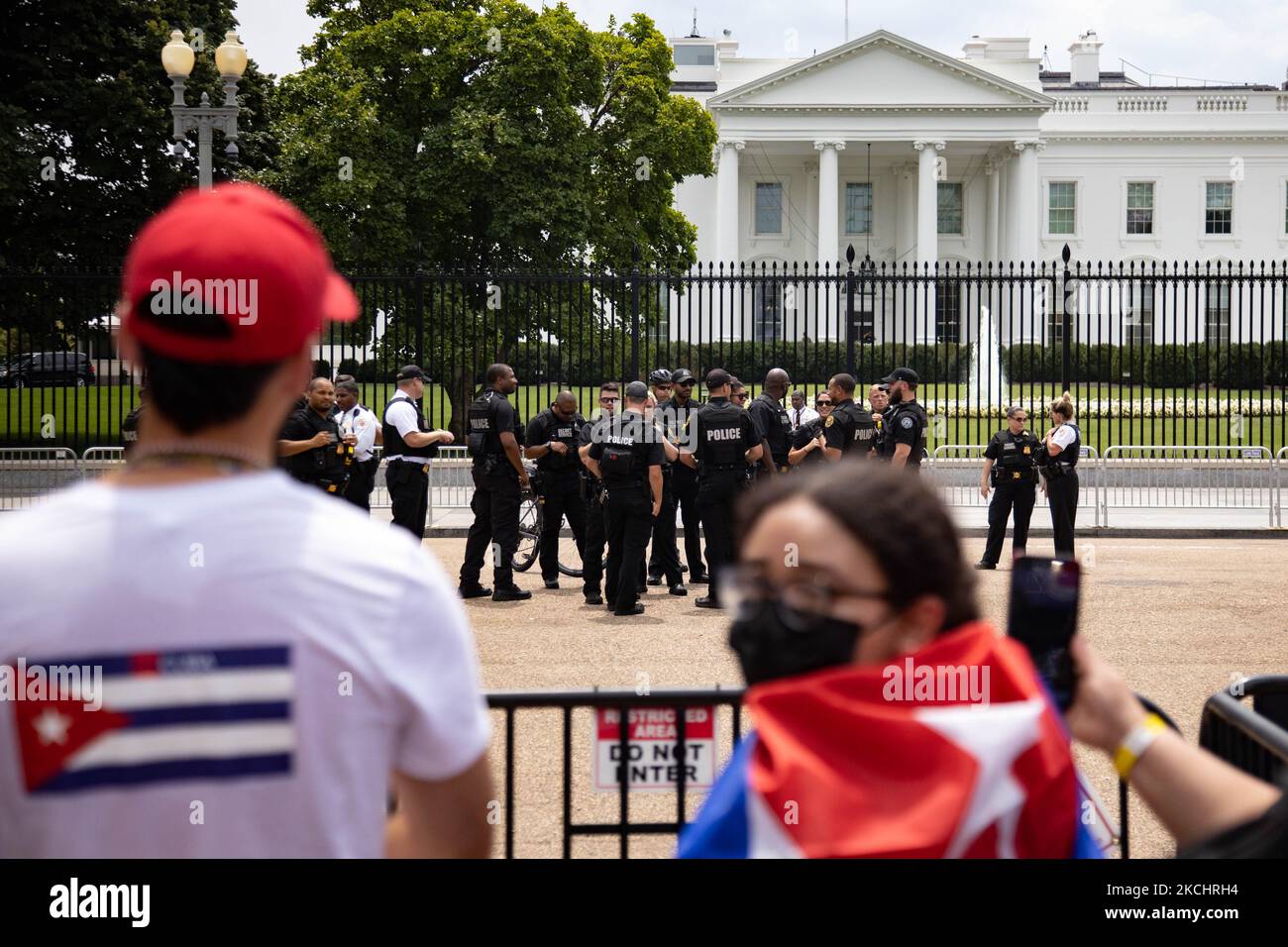Secret service 2021 hi-res stock photography and images - Alamy