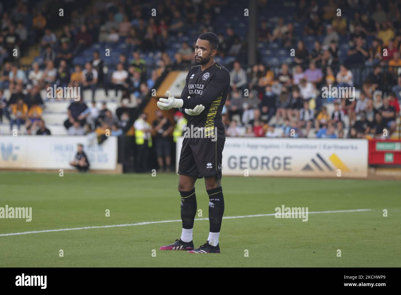 Qpr goalkeepr jordan archer hi-res stock photography and images - Alamy