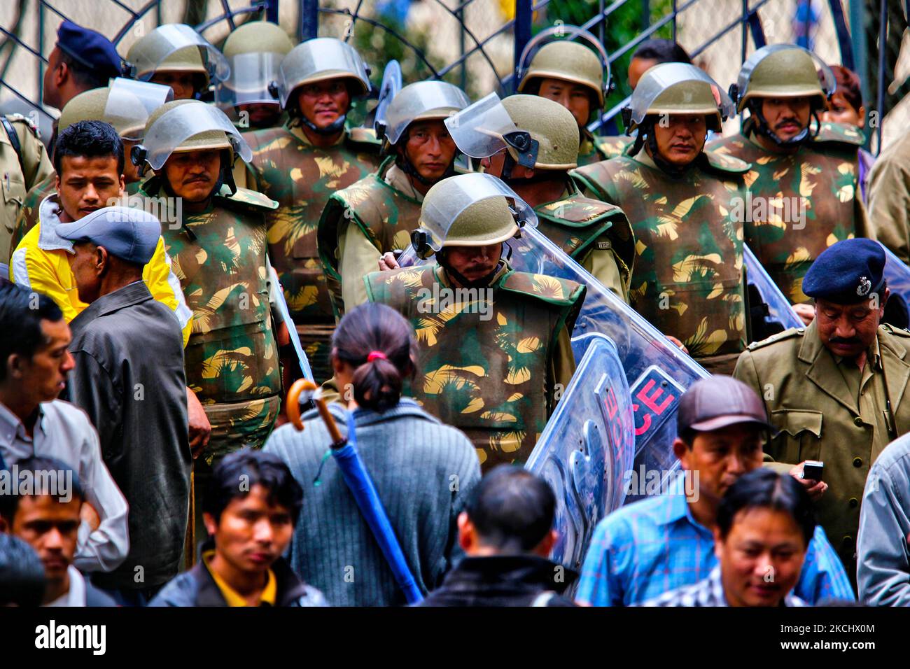 Darjeeling police stand guard as thousands of Nepalis filled the ...