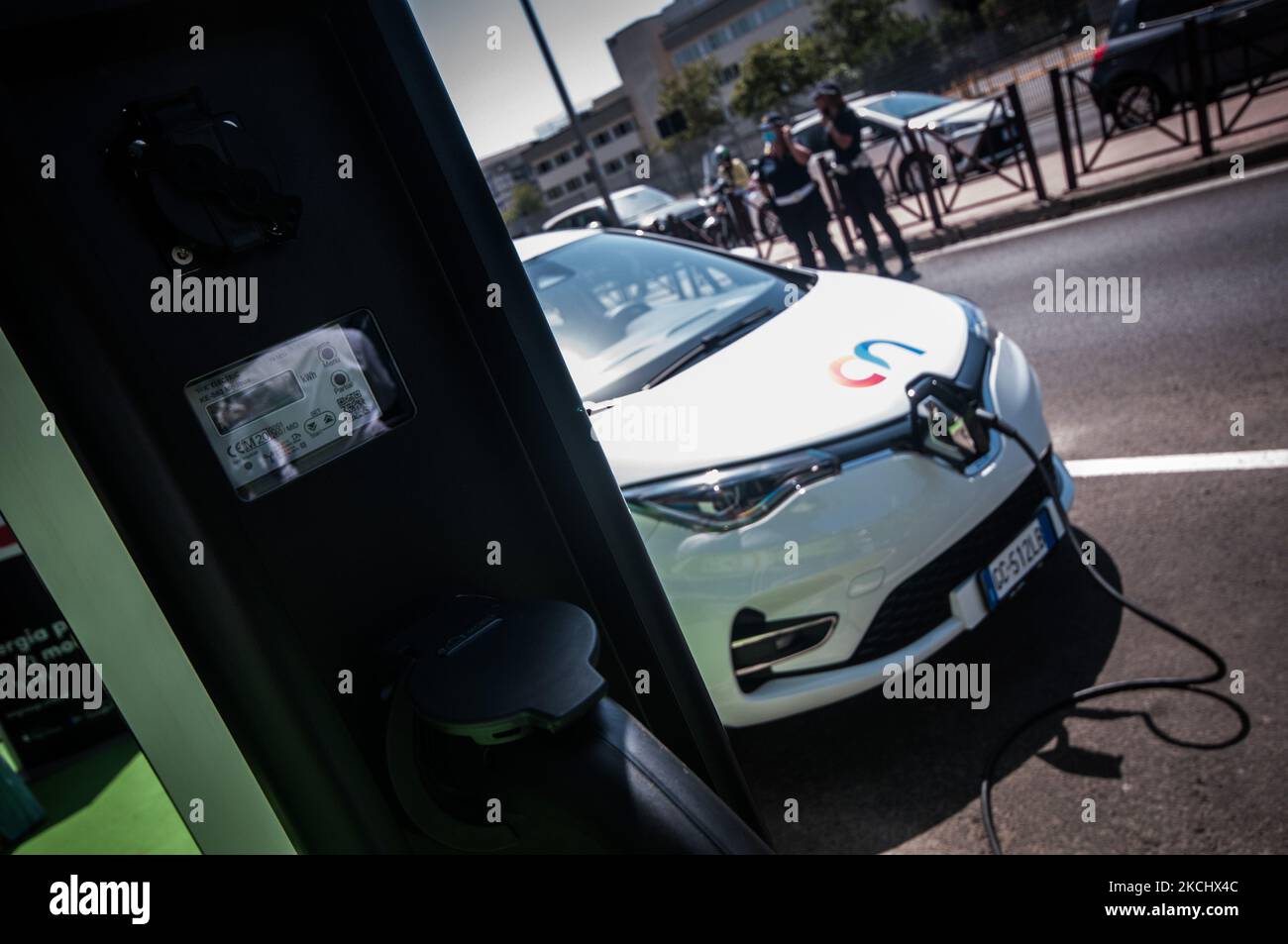 Multimedia electric mobility hub hi-res stock photography and images ...