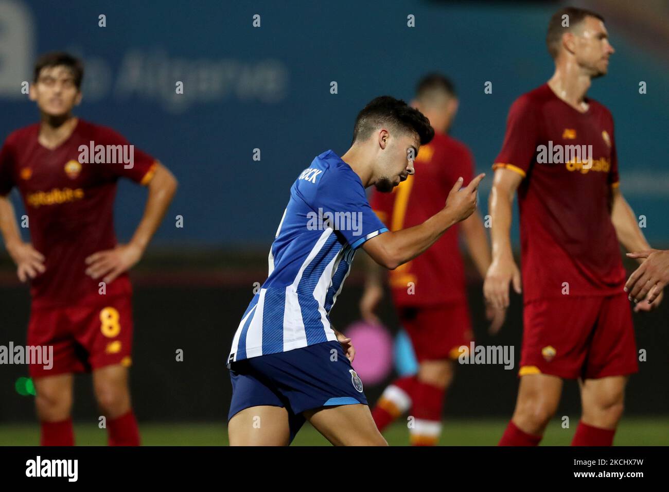Vitinha goal hi-res stock photography and images - Alamy