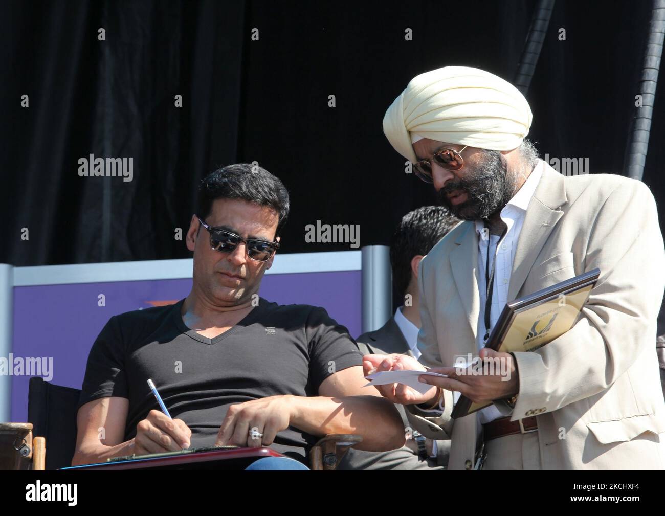 Movie star autographs hi-res stock photography and images - Alamy