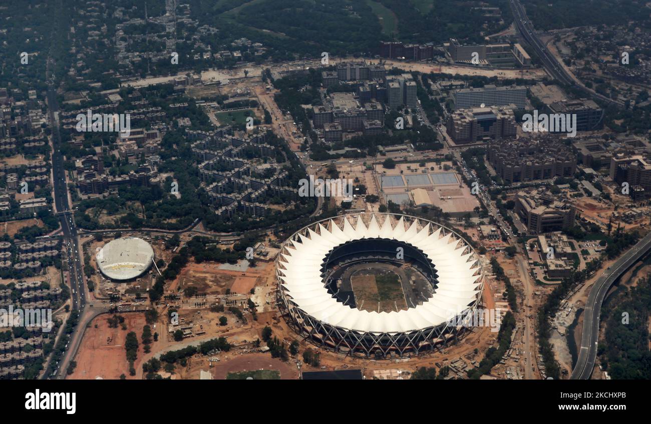 India modern bustling hi-res stock photography and images - Alamy