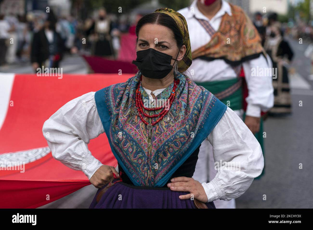 Trajes tipicos tradicionales hi-res stock photography and images - Alamy