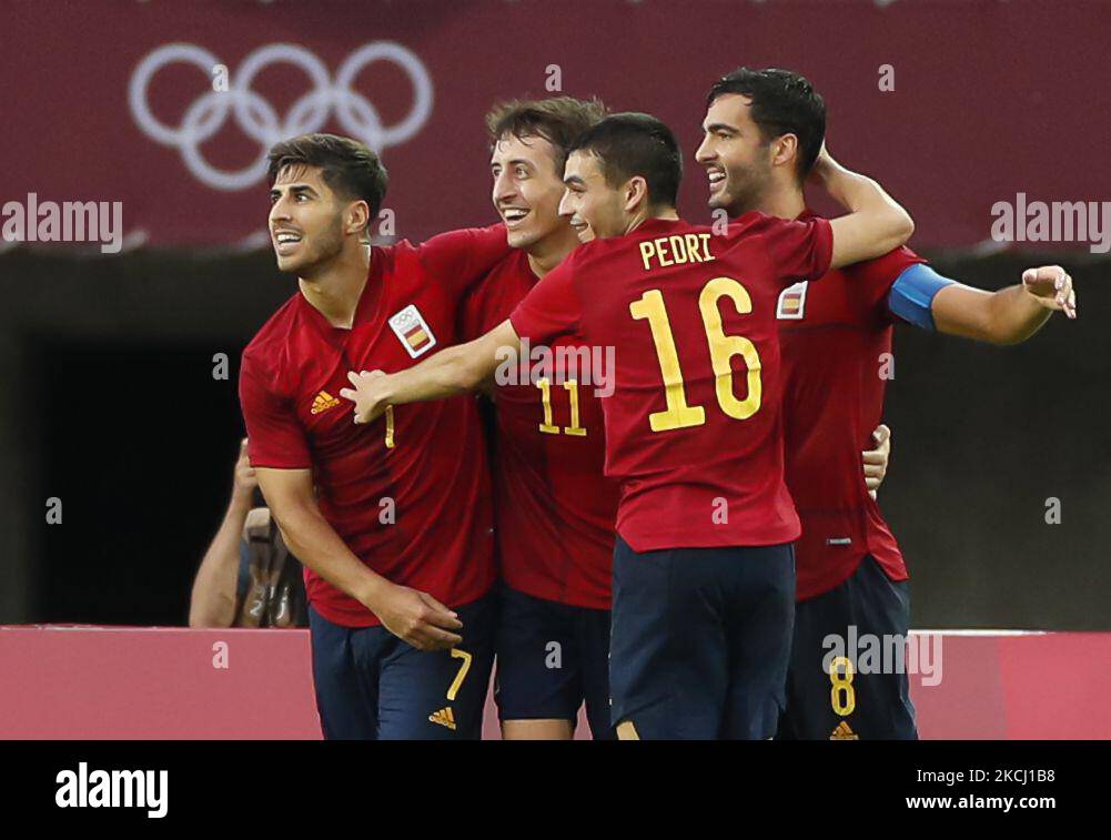 (11) Oyarzabal Mikel of Team Spain celebrates with teammate after ...