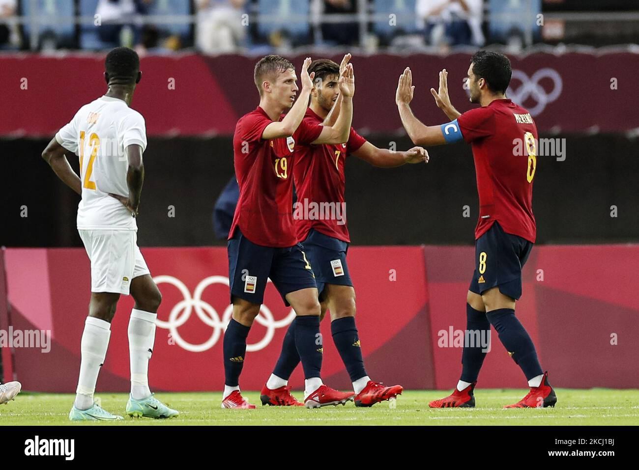 (19) Dan OLMO of Team Spain celebrates with teammates after scoring ...