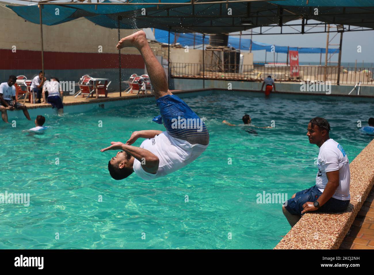 Young palestinian amputee hi-res stock photography and images - Alamy