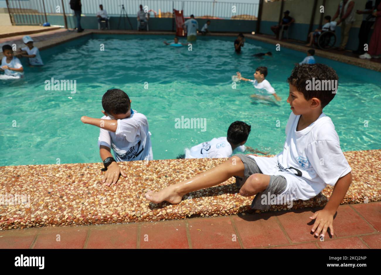 Palestinian amputees hi-res stock photography and images - Alamy