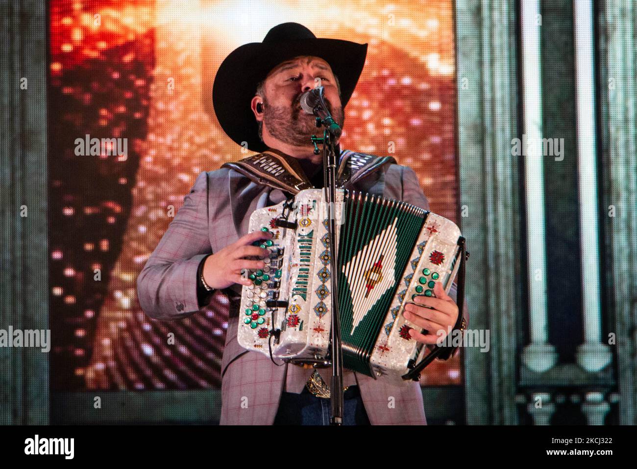 Intocable hi-res stock photography and images - Alamy