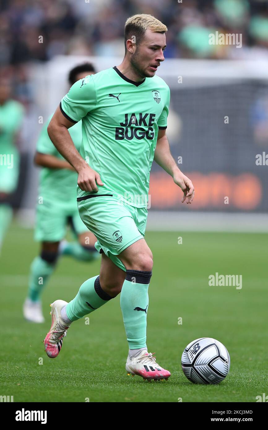 Callum roberts of notts county hi-res stock photography and images - Alamy